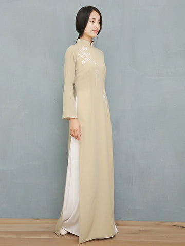 Graceful Women Ao Dai: Elegant, refined, breathtaking. – aodaistyle